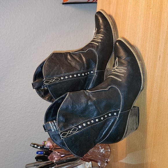 Very Volatile | Shoes | Very Voltile 65 Bolero Leather Ankle Pointed ...